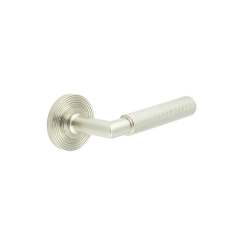 Lever On Rose